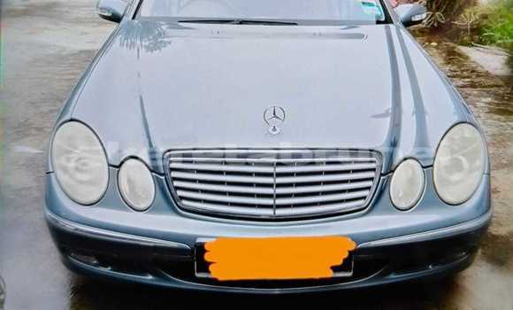 Buy used mercedes-benz e200 blue car in bandar seri begawan in brunei ...